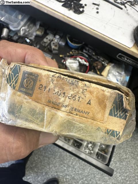 TheSamba.com :: VW Classifieds - (NOS) 211 501 261 A Gear, rear axle shaft