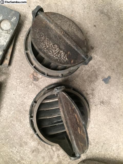 TheSamba.com :: VW Classifieds - Original VW Bus dash vents 68-79