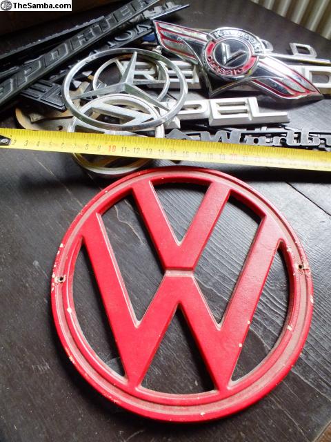 TheSamba.com :: VW Classifieds - VW T2 front emblem logo 211853601E #2