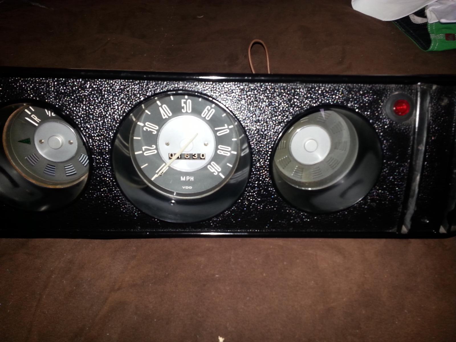 TheSamba.com :: Bay Window Bus - View topic - Instrument Cluster ID T2