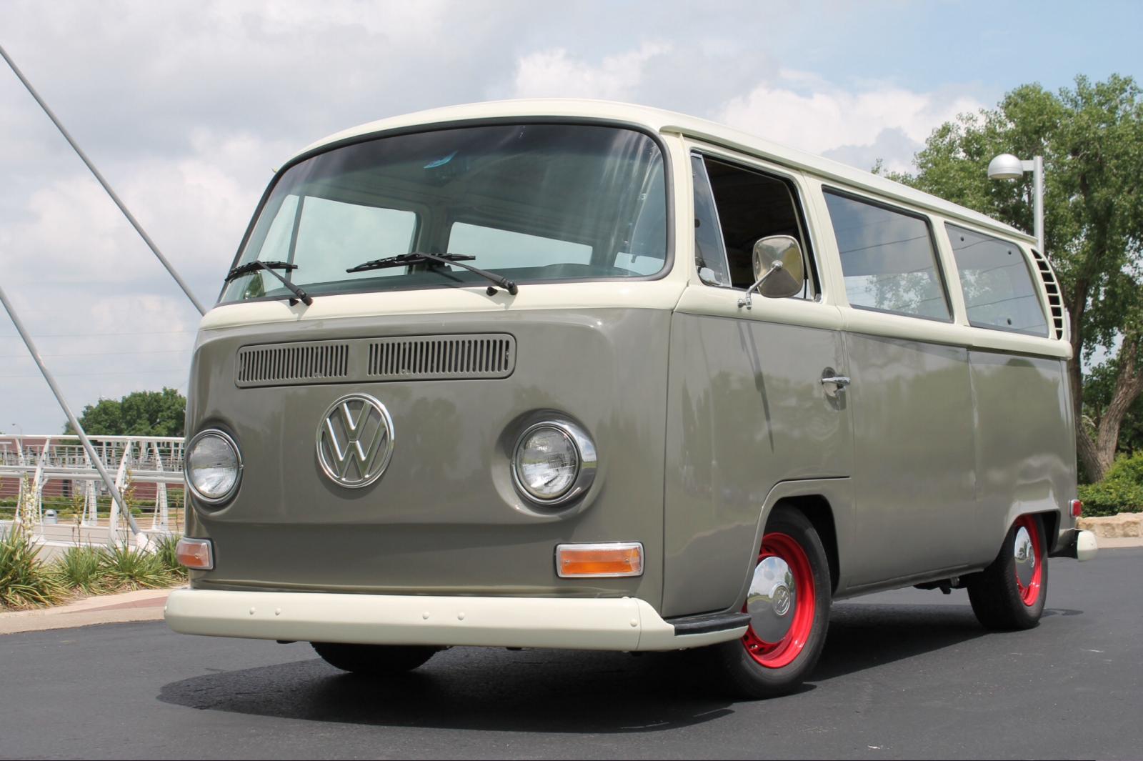 TheSamba.com :: Bay Window Bus - View topic - Bus Photography