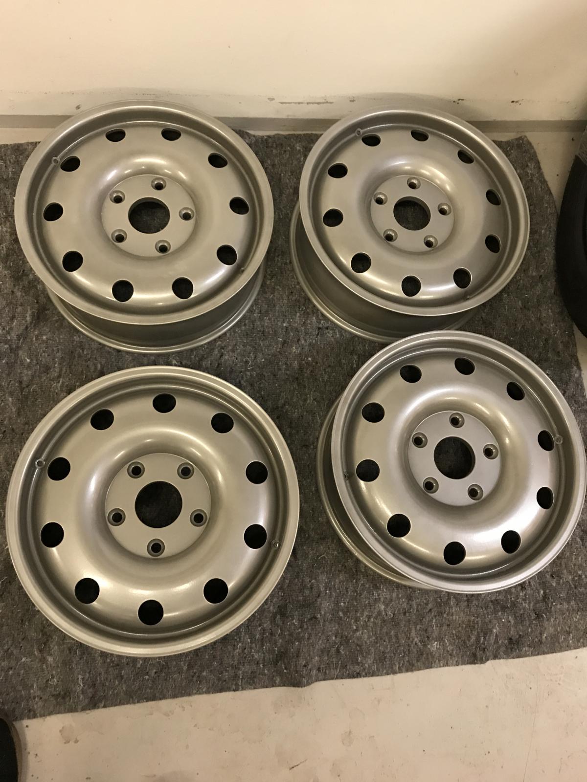 TheSamba.com :: Custom Wheel/Tire - View topic - Porsche 996 spare ...