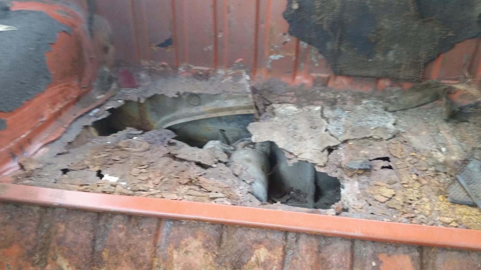 TheSamba.com :: Gallery - engine inspection by a toddler and rear ...