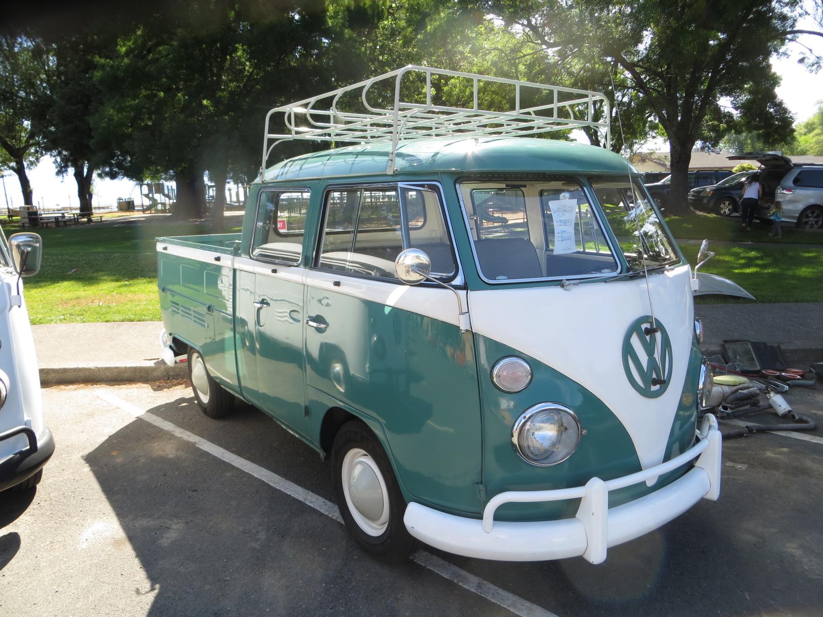 TheSamba.com :: Gallery - Double Cab Split Window Buses at "Camp ...