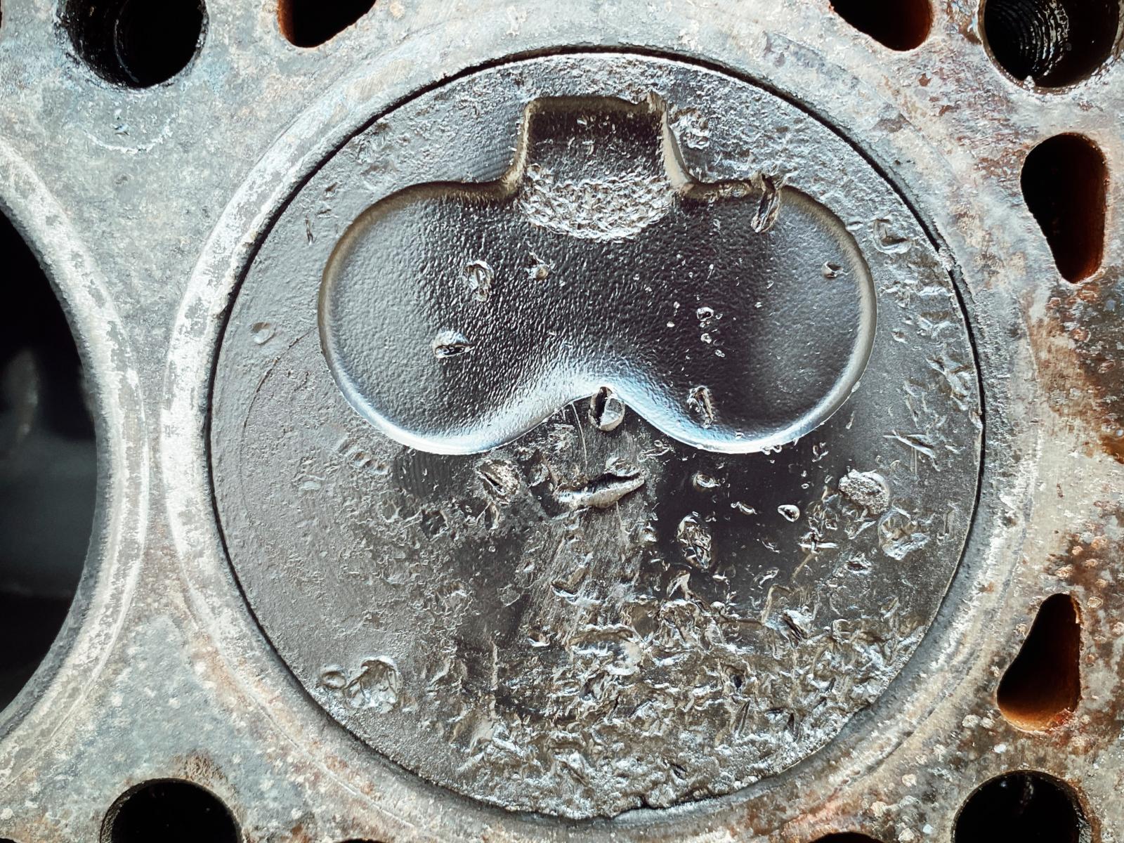 TheSamba.com :: Vanagon - View topic - Slightly damaged piston