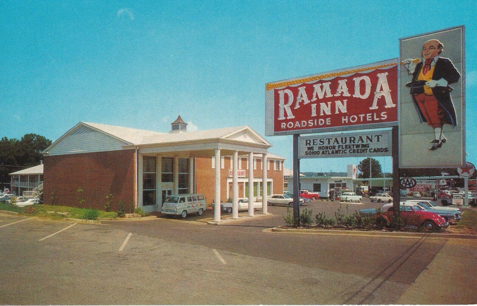 TheSamba.com :: Gallery - Convertible at Ramada Inn, Memphis, Tennessee