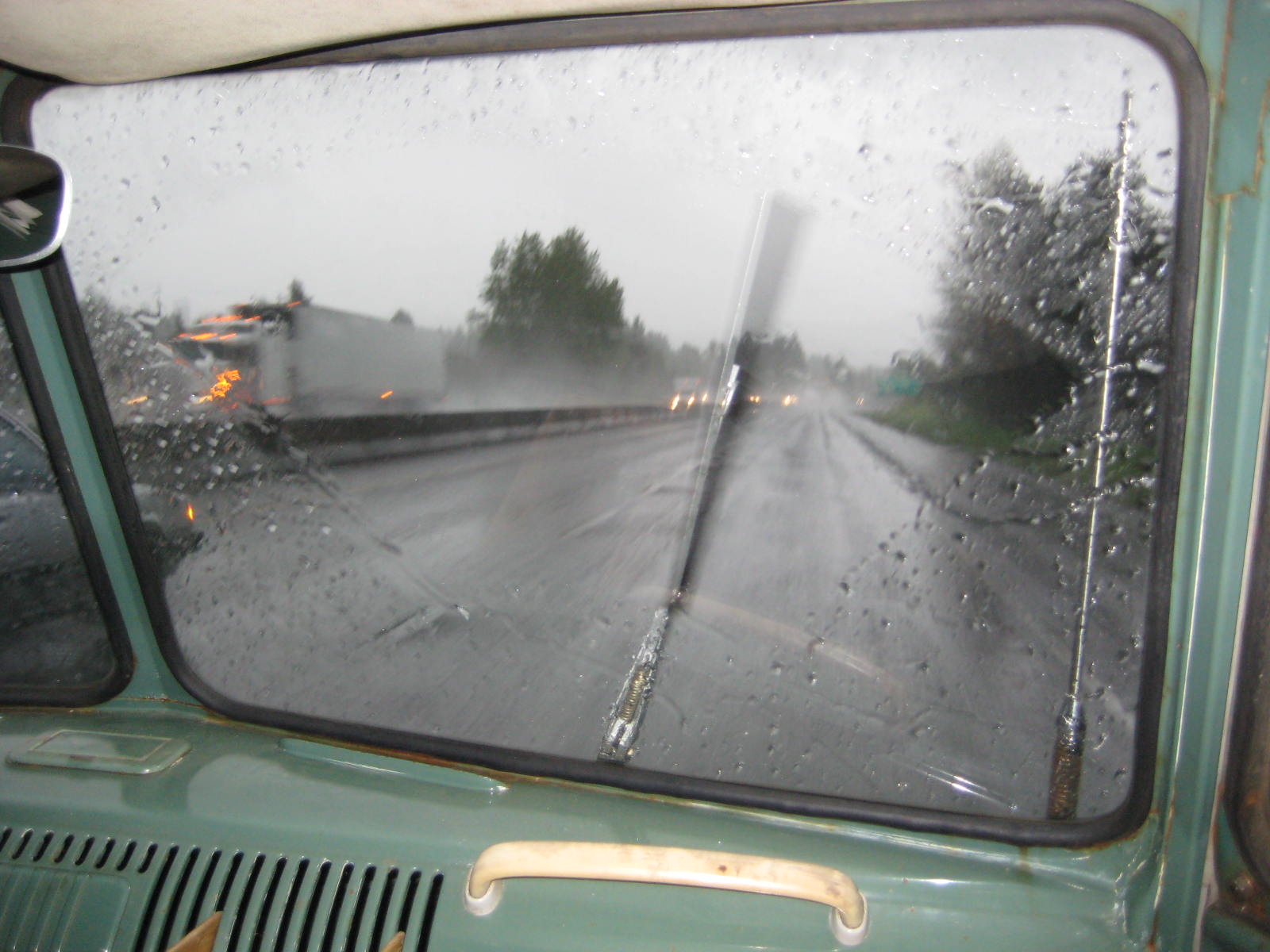 TheSamba.com :: Split Bus - View topic - Improved windshield wipers